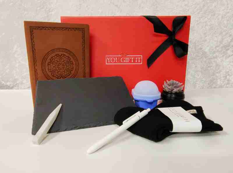 From Heart to Hand: Crafting Meaningful Gift Boxes for Moments Worth ...