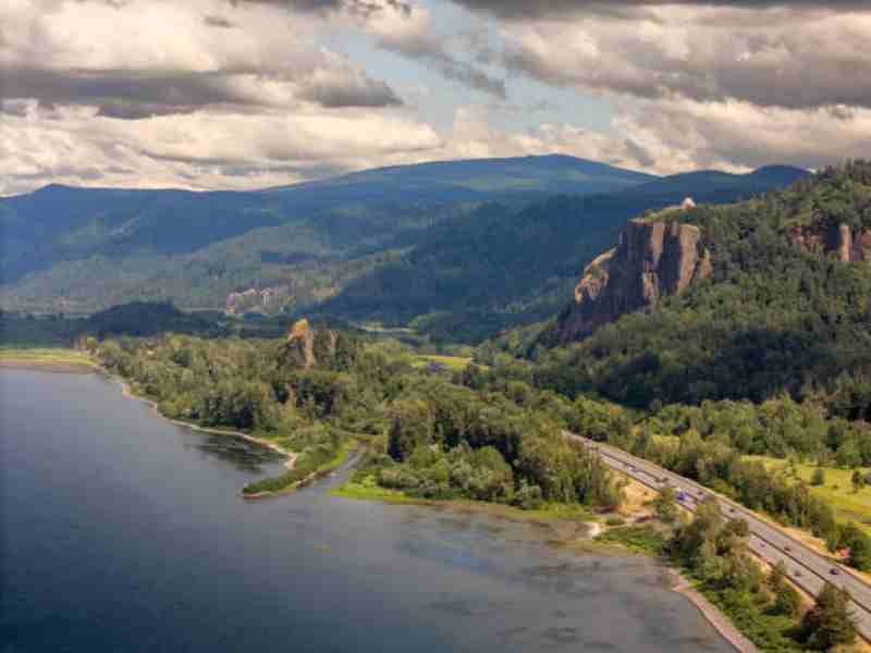Exploring the Beauty of Columbia River Gorge and Its Stunning Waterfalls
